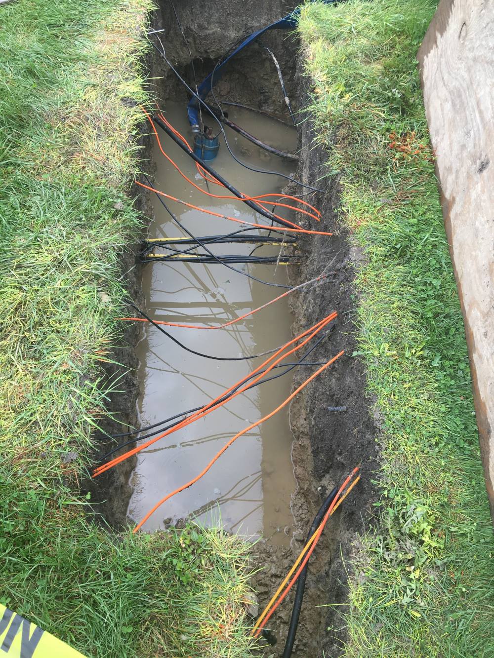 Underground Utility Locating With Hydrovac Excavation Underground Utility Locating With Hydrovac Excavation